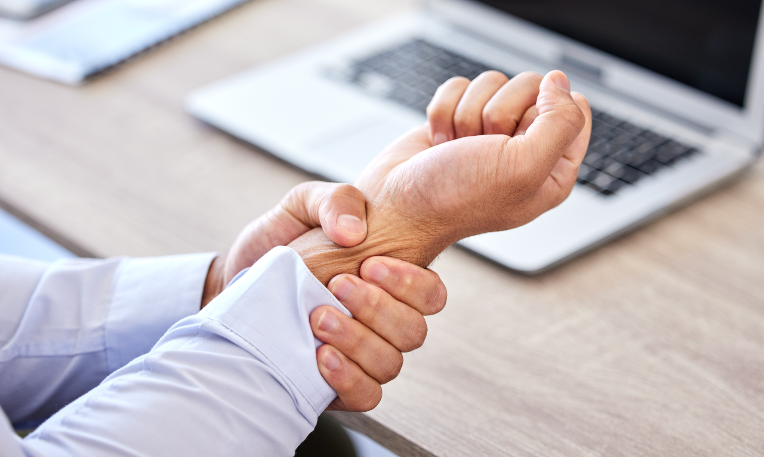 Wrist and Hand Tendon Injuries - Dr. Kau Chung Yuan